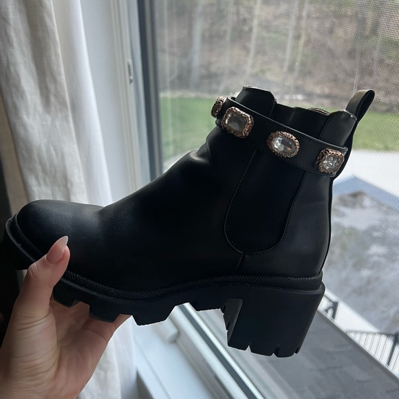 Steve Madden | Shoes | Womens Steve Madden Amulet Chelsea Boots | Poshmark